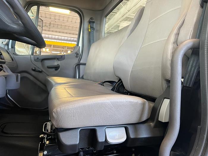 Used 2023 FREIGHTLINER BUSINESS CLASS M2 106 for Sale in Miami, Florida