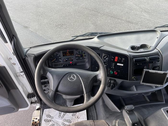 God Mercedes Axor 1824 4x2 Euro 5 til salg på Padborg, Danmark