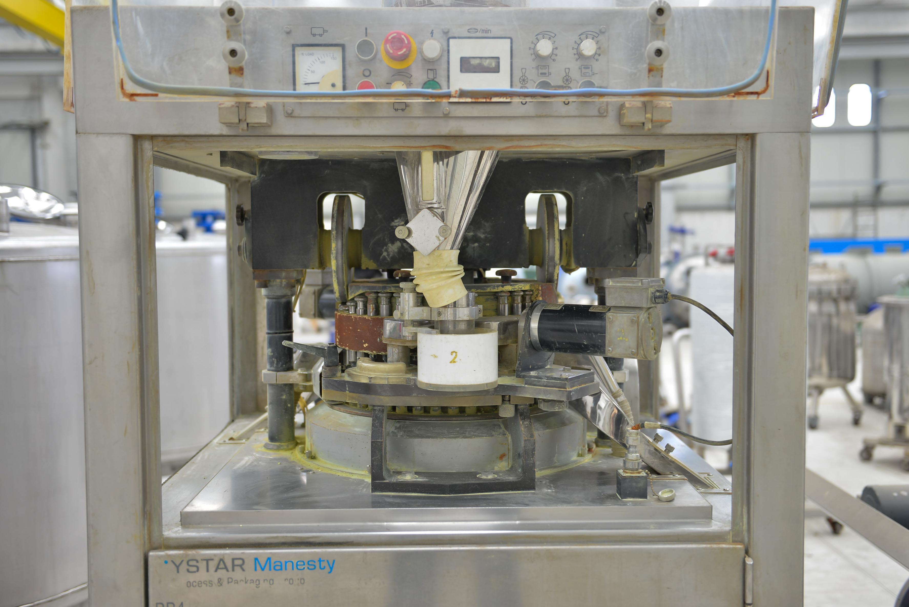 Usato 2011 Pastigliatrice Manesty mod BB4 a 39 stazioni in vendita ...