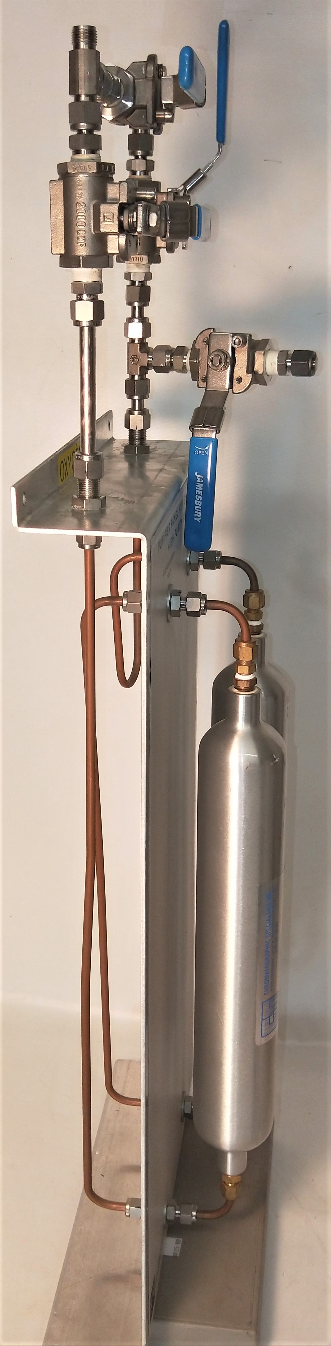 Used GCE Purifier Panel with ChromSpec Hydrocarbon and Moisture Traps ...