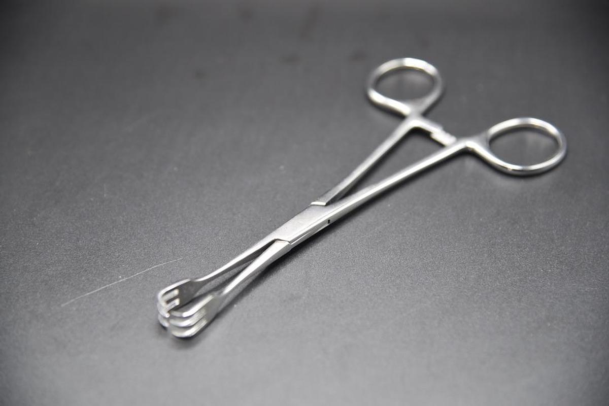 Jarit 150-160 Lahey Traction Forceps 6.25" | Moxie Medical