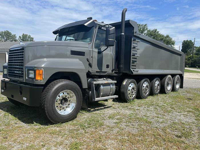 Used Sold 2018 Mack Pinnacle at Finley Truck Sales