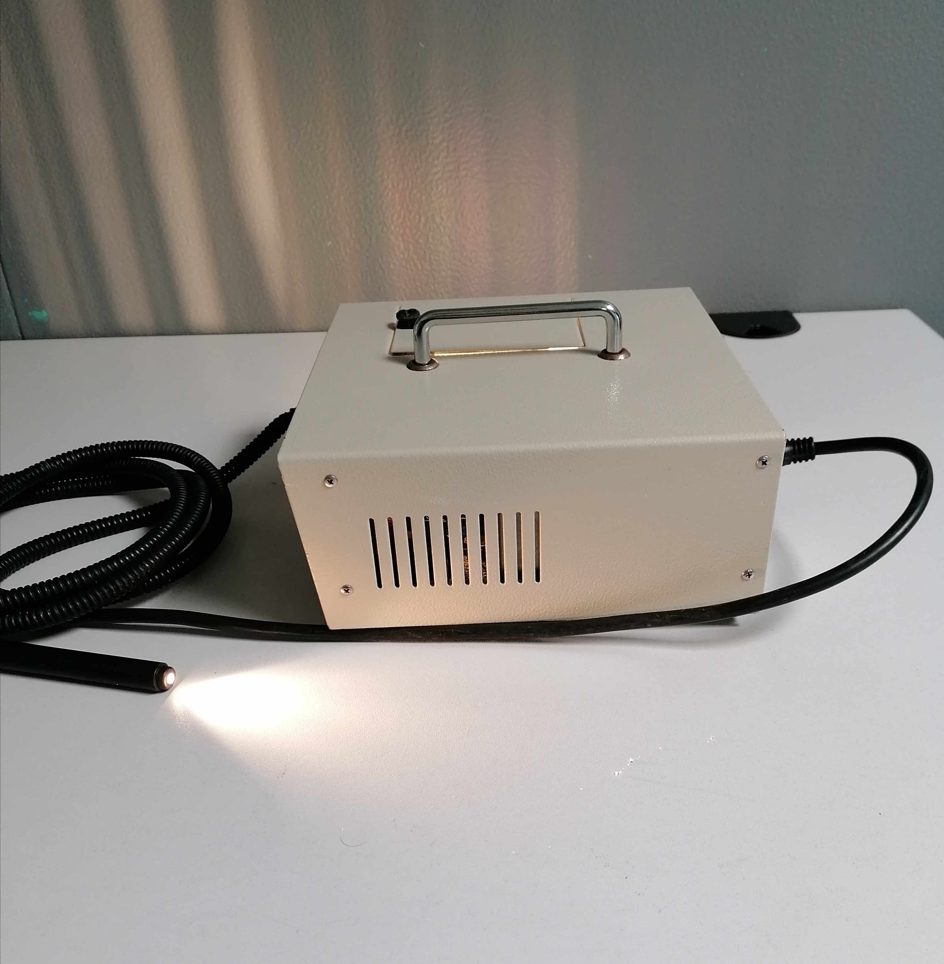 Gebraucht Sold Sapi Med Lichtquelle mit Kaltlichtkabel at Ultra Medical GmbH