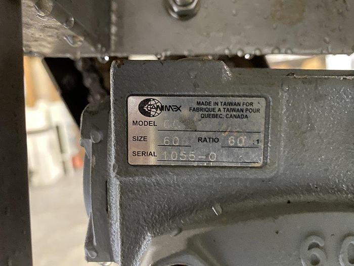 Crescent-Top Incline Conveyor