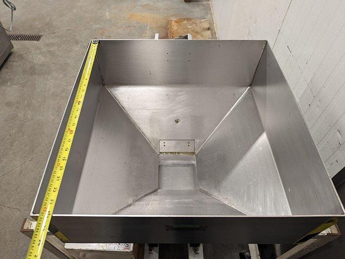 Used Syntron Vibratory Feeder With Hopper for Sale at Steep Hill ...