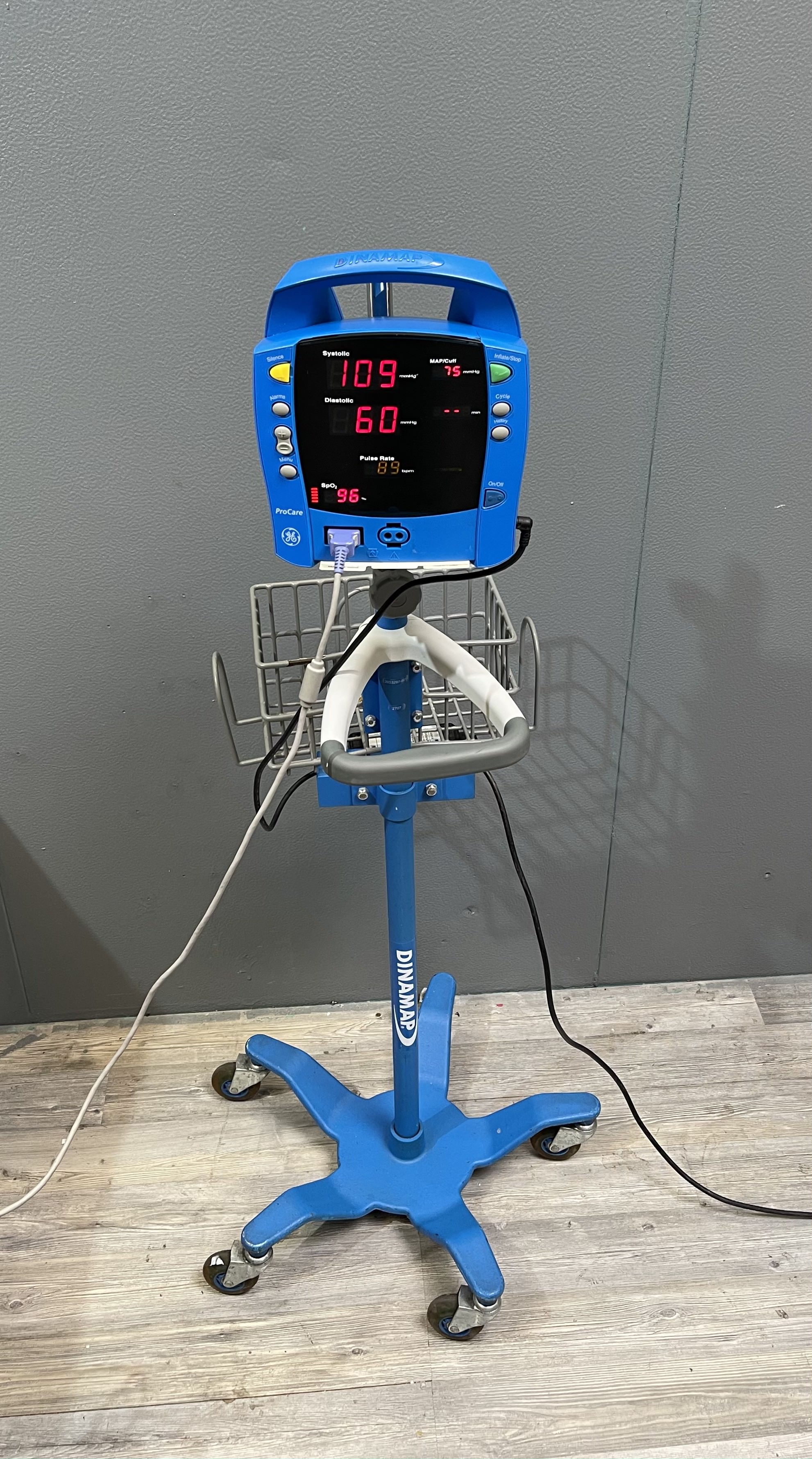 GE DINAMAP ProCare Patient Monitor SpO2