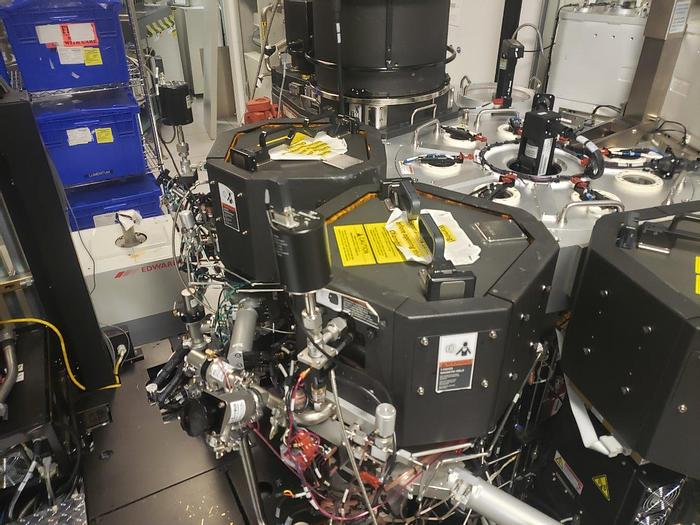 Used 1996 Applied Materials 5200 Centura Dry Etch Cluster Tool for ...