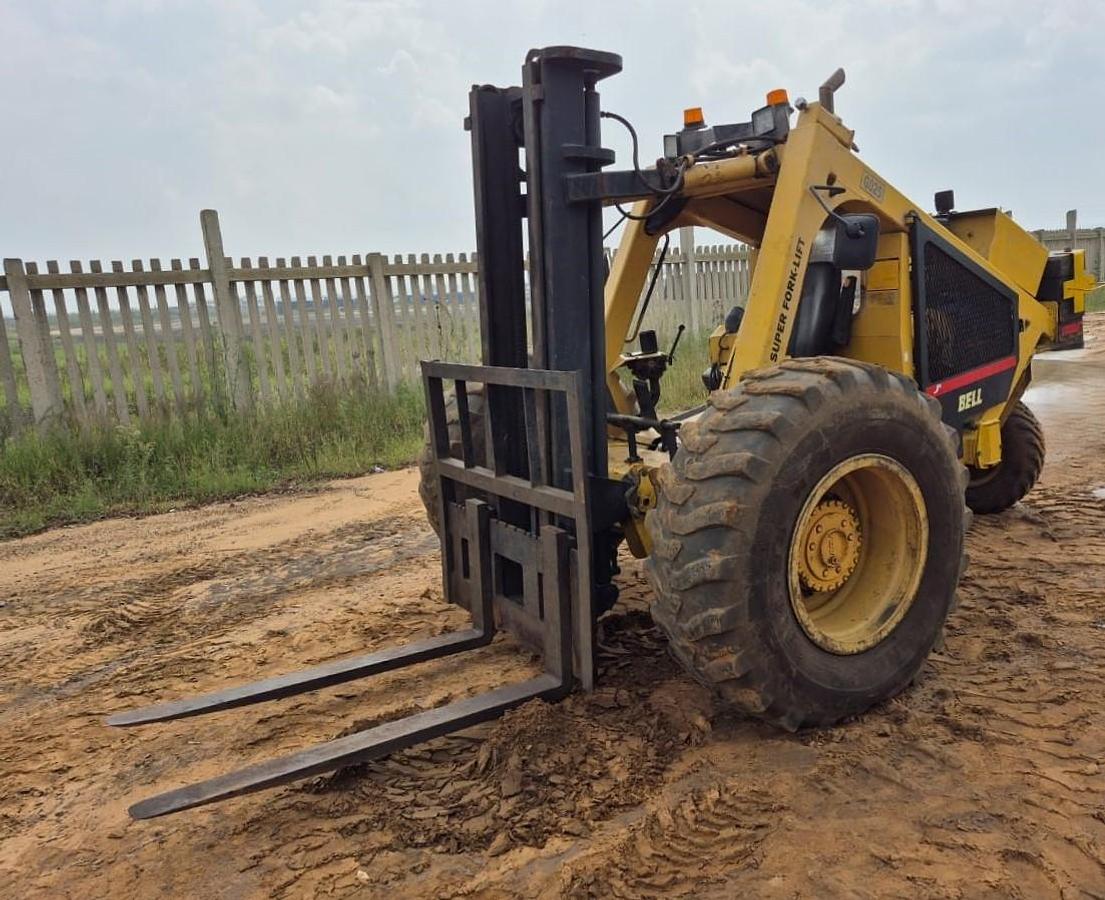 Used BELL 220 SUPER 3.5 TON ROUGH TERRAIN FORKLIFT for Sale in ...