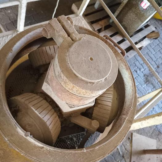 Used VERTICAL ROLLER MILL CRUSHER WITH HYDRAULIC MOTOR AND LUBRICATION ...