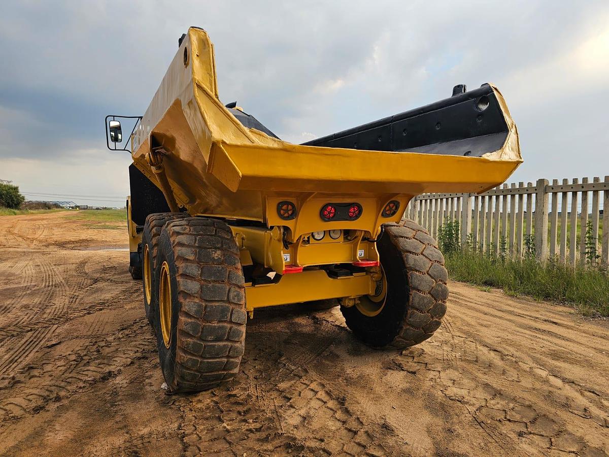 Used BELL B18D ARTICULATED DUMP TRUCK - OPERATIONAL for Sale in ...
