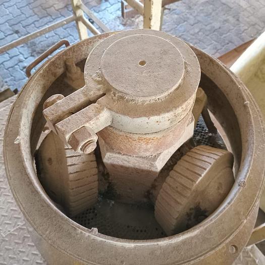 Used VERTICAL ROLLER MILL CRUSHER WITH HYDRAULIC MOTOR AND LUBRICATION ...