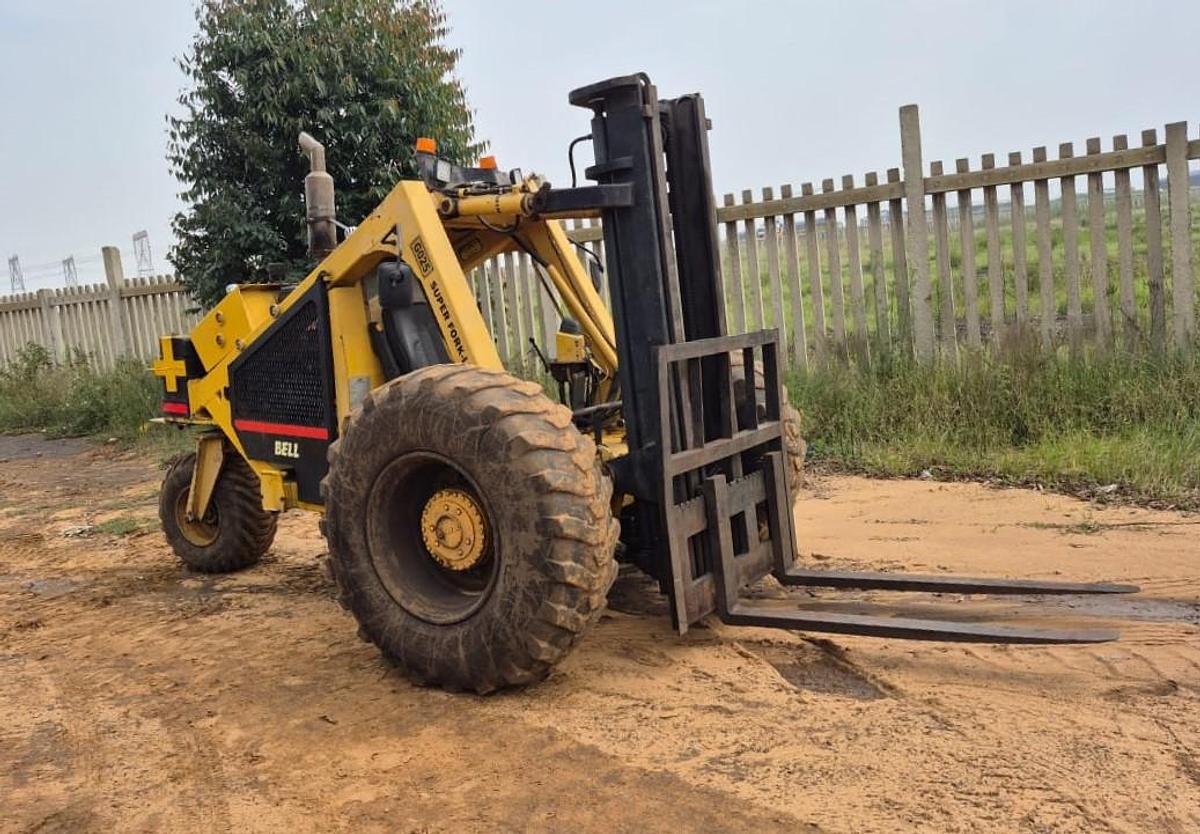 Used BELL 220 SUPER 3.5 TON ROUGH TERRAIN FORKLIFT for Sale in ...