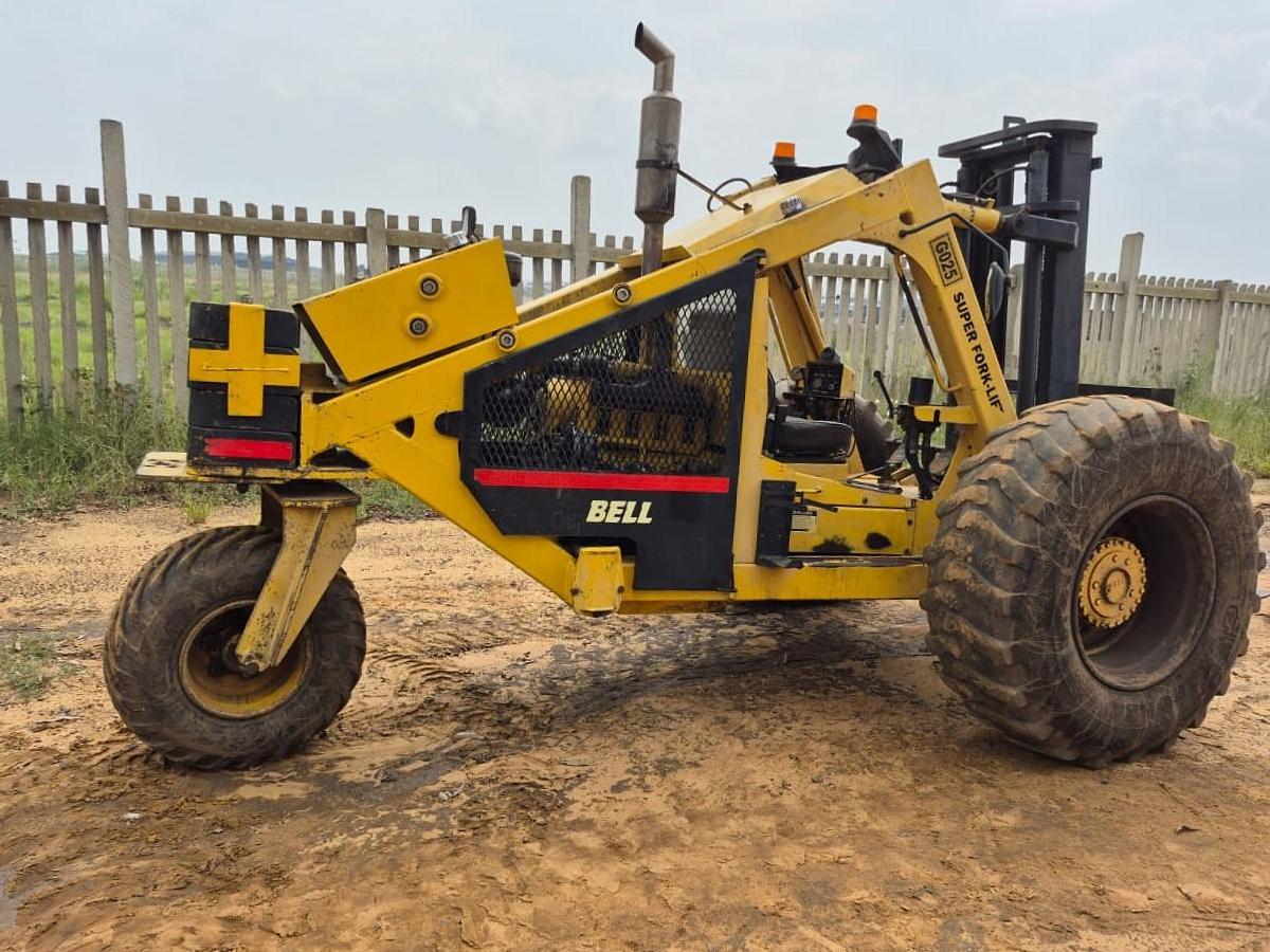 Used BELL 220 SUPER 3.5 TON ROUGH TERRAIN FORKLIFT for Sale in ...