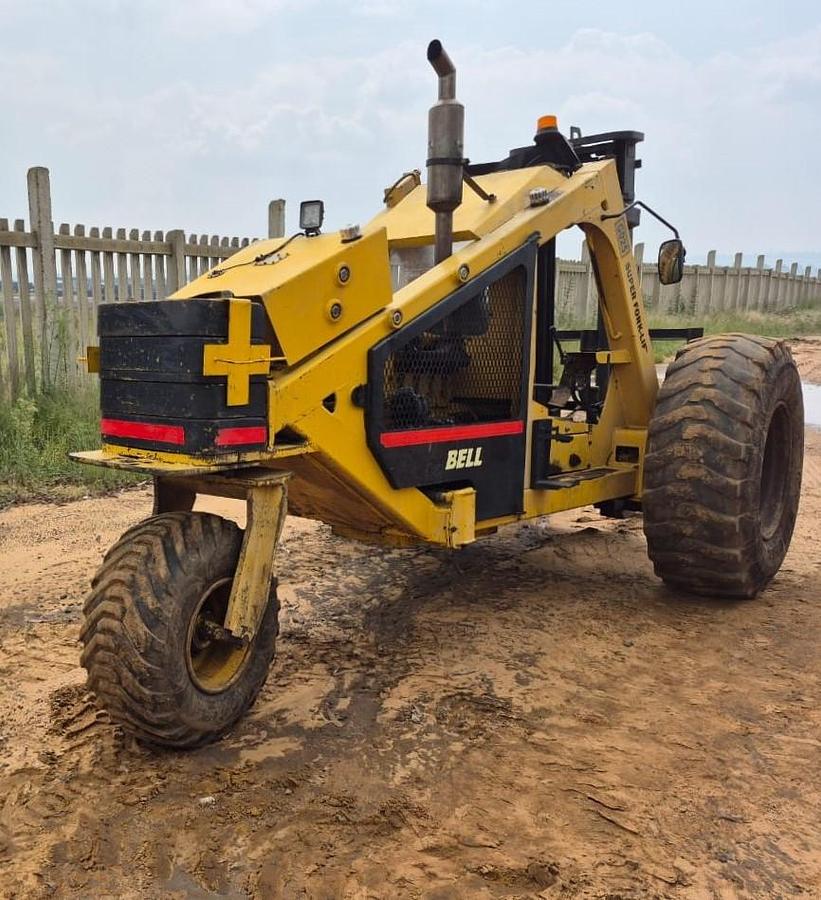 Used BELL 220 SUPER 3.5 TON ROUGH TERRAIN FORKLIFT for Sale in ...