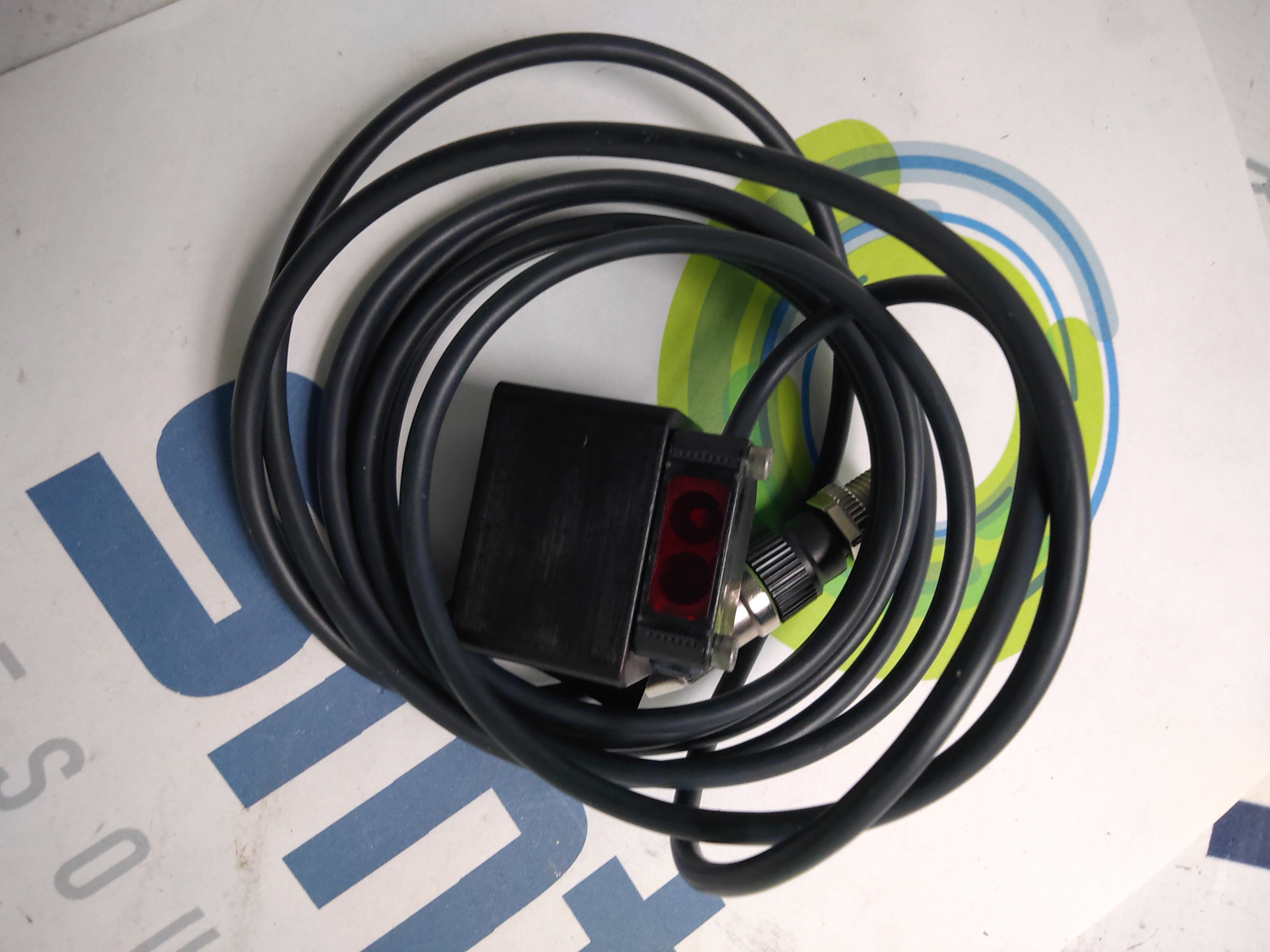 Used OMRON E3Z-D61 OVATION PIN PHOTOELECTRIC SENSOR-MAGNETIC BASE for ...