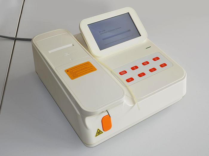 Neuf SEMI AUTOMATE DE BIOCHIMIE RAYTO RT 9700 à vendre à Centre d ...
