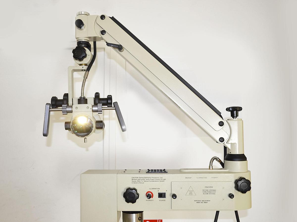 D'occasion MICROSCOPE OPERATOIRE OPHTALMOLOGIE STORZ URBAN US-1 à ...