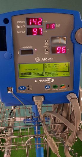 Gebraucht DINAMAP PRO 400 Vitalparameter mit Temperatur und Oximeter ...