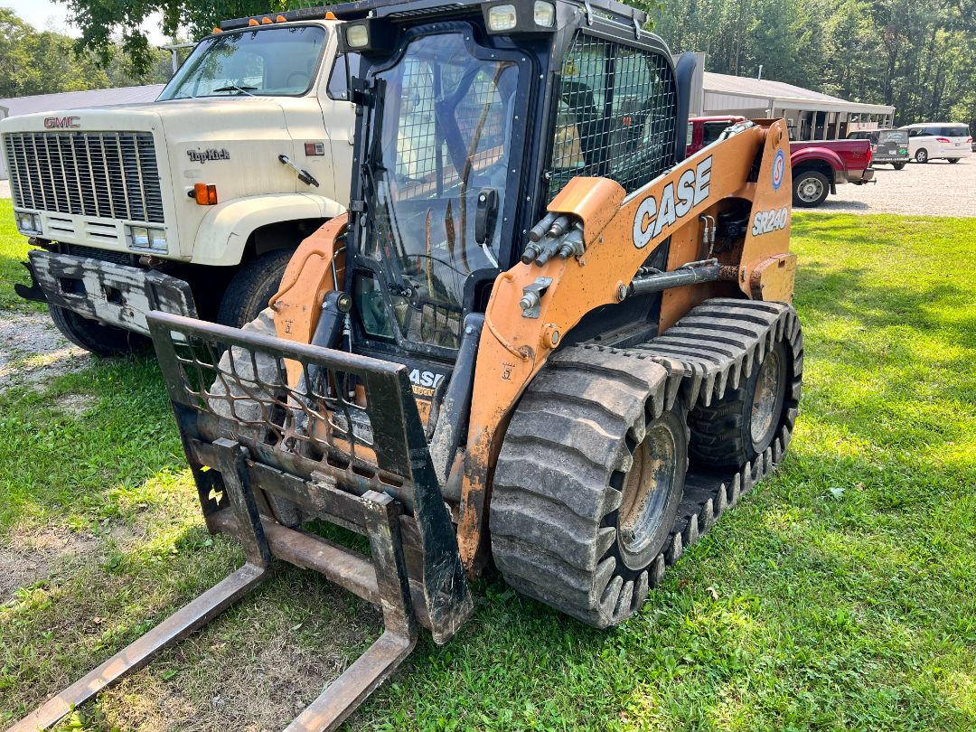 Used 2019 CASE SR240 for Sale in Brazil, Indiana