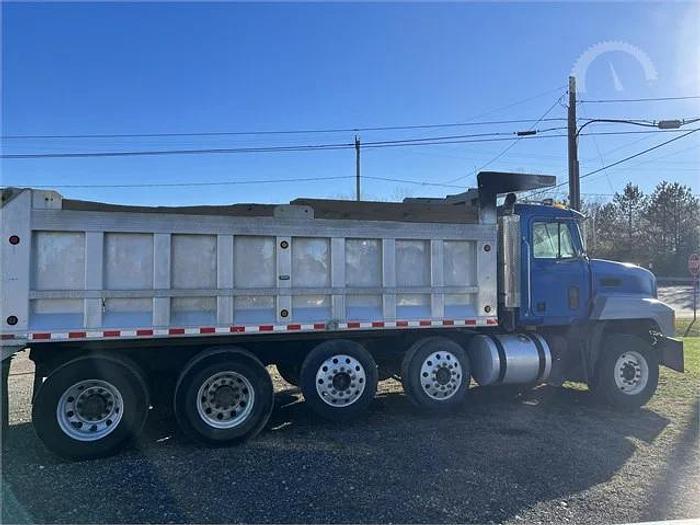 Used Sold 2001 Mack CH613 at Finley Truck Sales