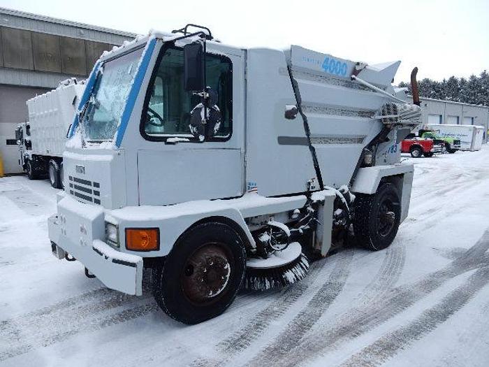 Used 1998 Johnston V-4000 for Sale in DeForest, Wisconsin