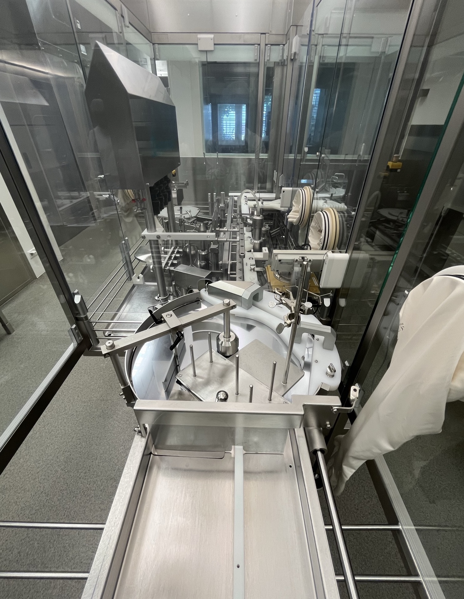 Used Sold GRONINGER - Liquid Filling Line - DFVG 4001 + KVG 211A at ...