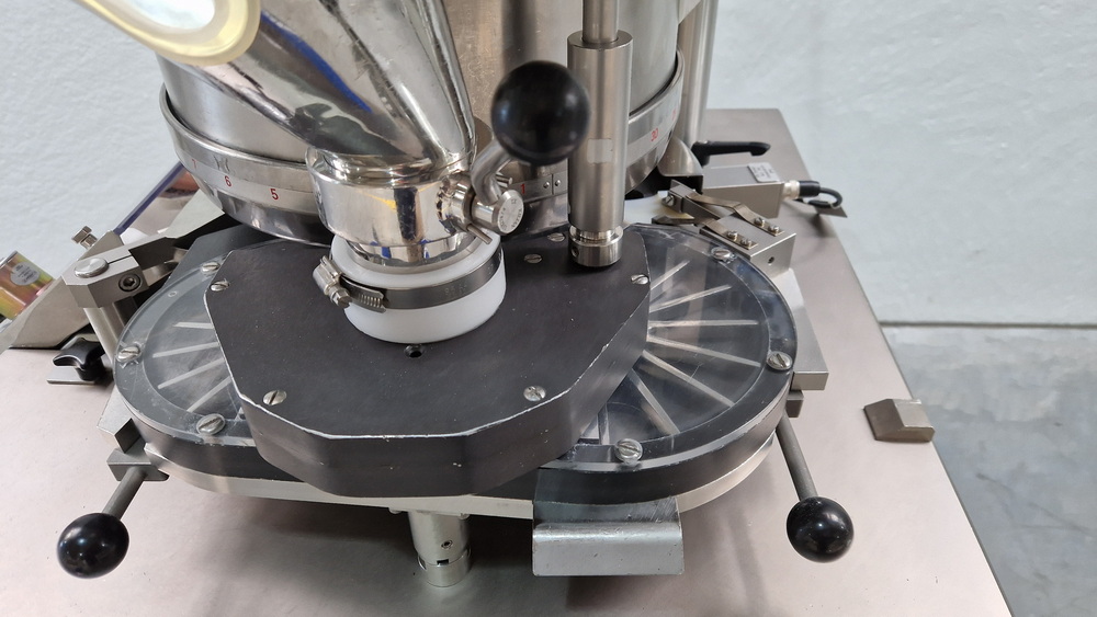 Used IMA - Tablet Press - E 150 PLUS for Sale at MLTC-Europe