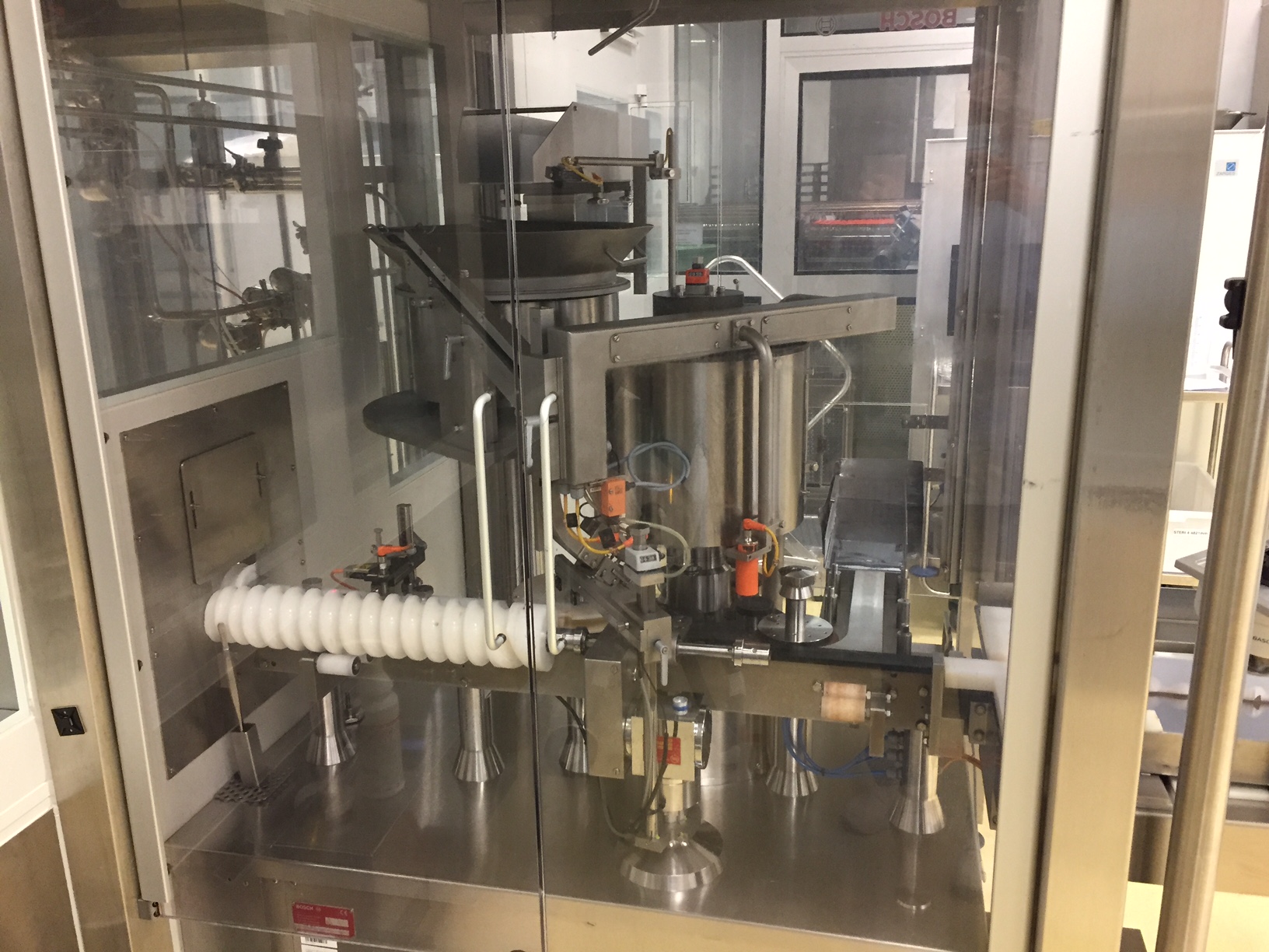 Used Sold BOSCH - Liquid Filling Line - RRU 3043 + HQL 2440S + ALF 4060 ...