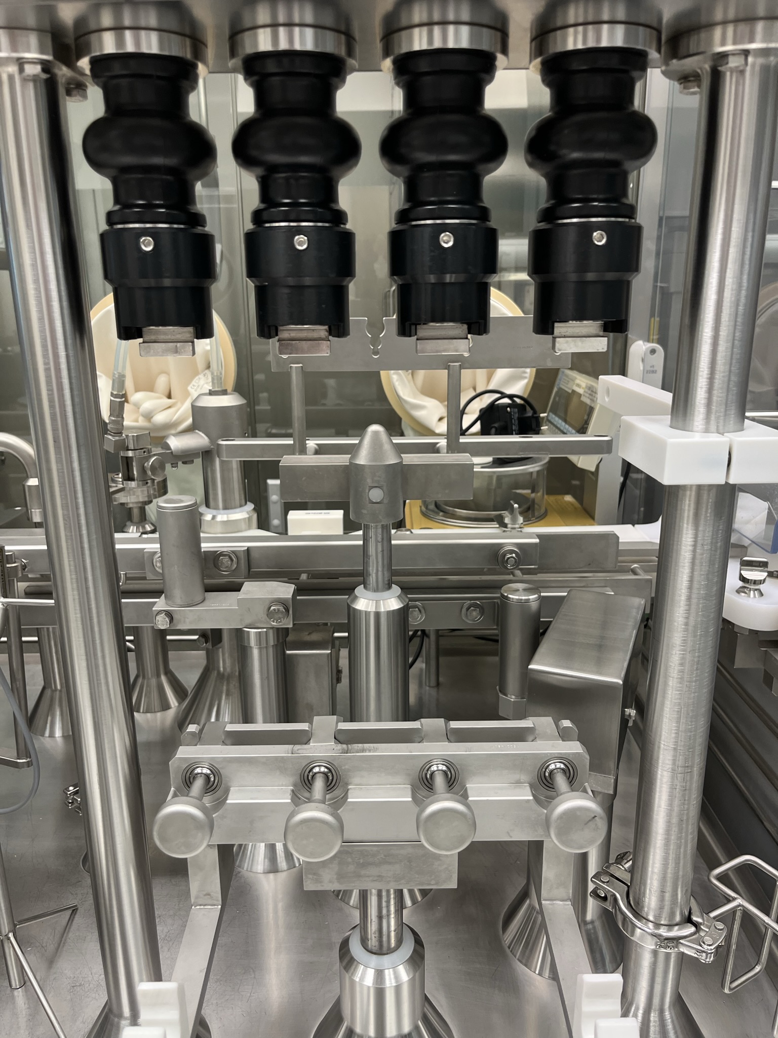 Used Sold GRONINGER - Liquid Filling Line - DFVG 4001 + KVG 211A at ...