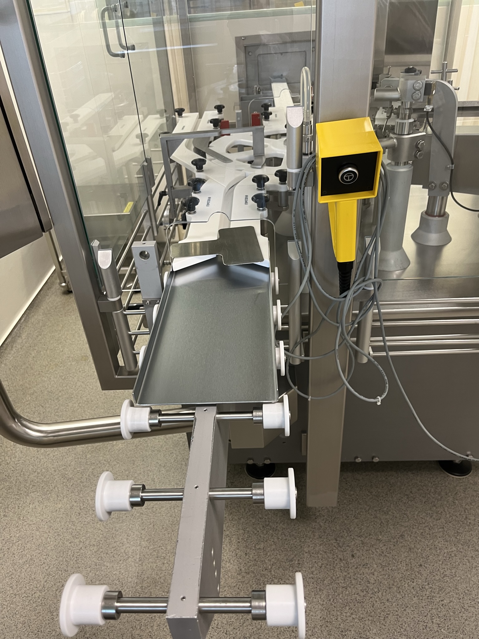 Used Sold GRONINGER - Liquid Filling Line - DFVG 4001 + KVG 211A at ...