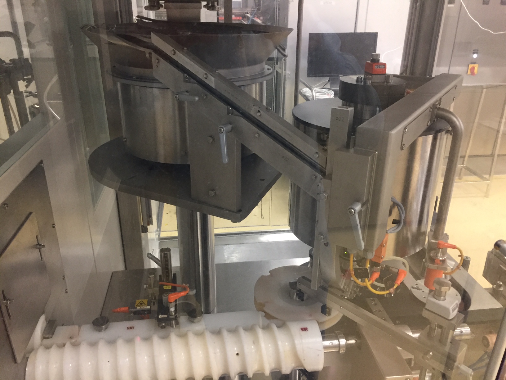 Used Sold BOSCH - Liquid Filling Line - RRU 3043 + HQL 2440S + ALF 4060 ...