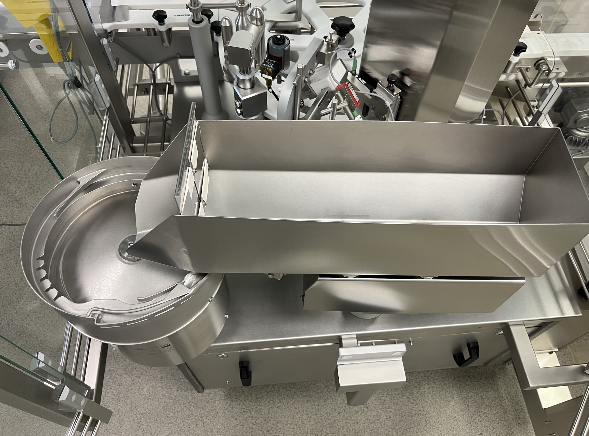 Used Sold GRONINGER - Liquid Filling Line - DFVG 4001 + KVG 211A at ...