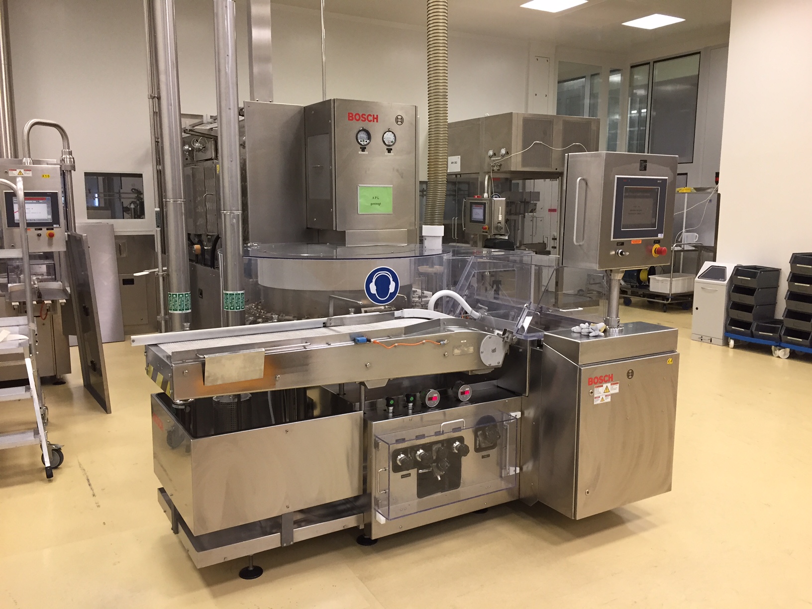 Used Sold BOSCH - Liquid Filling Line - RRU 3043 + HQL 2440S + ALF 4060 ...