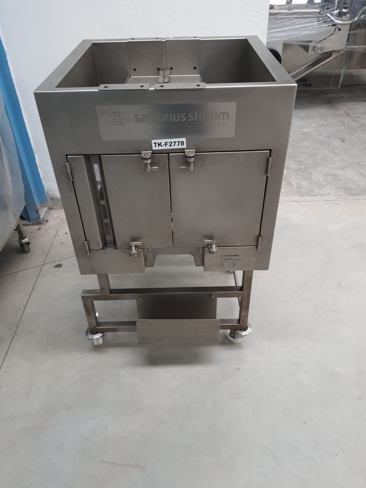 Usato Sold SARTORIUS - Recipiente - PALLETANK SARTORIUS 200L at MLTC-Europe