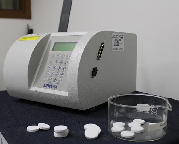 Used Sold ERWEKA - Tablet Hardness Tester - TBH 220 TD at MLTC-Europe