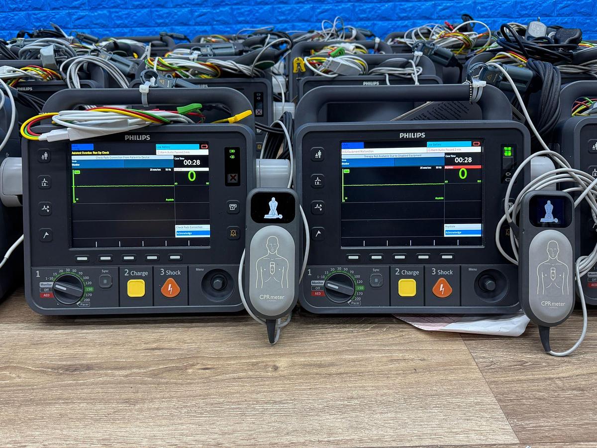 Used Philips HeartStart Intrepid Defibrillator YOM: 2019 for Sale i...