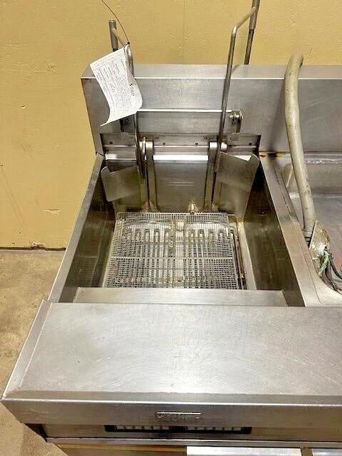 Used "FRYMASTER FPC128/236" ELECTRIC 2 FRYING WELLS, DUMP...