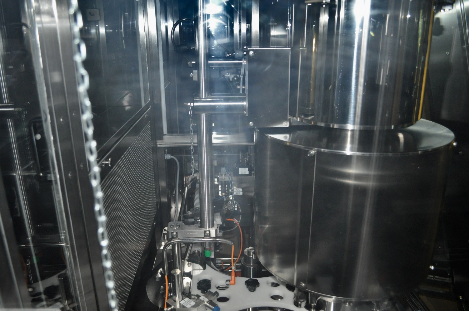 Usato IMA - Tappatrice - ALU 400 in vendita presso MLTC-Europe