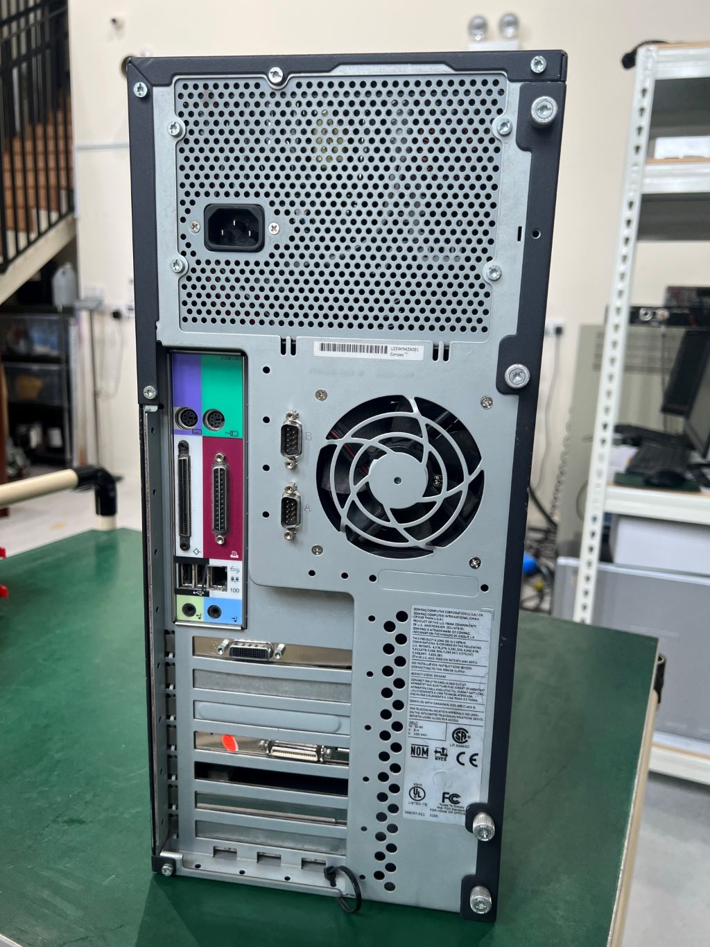 Teradyne J750 HP W8000 workstation