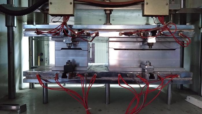 Used Hongji HOT BRA CUP MACHINE for Sale in Italy