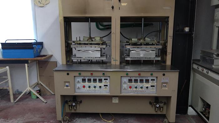 Used Hongji HOT BRA CUP MACHINE for Sale in Italy