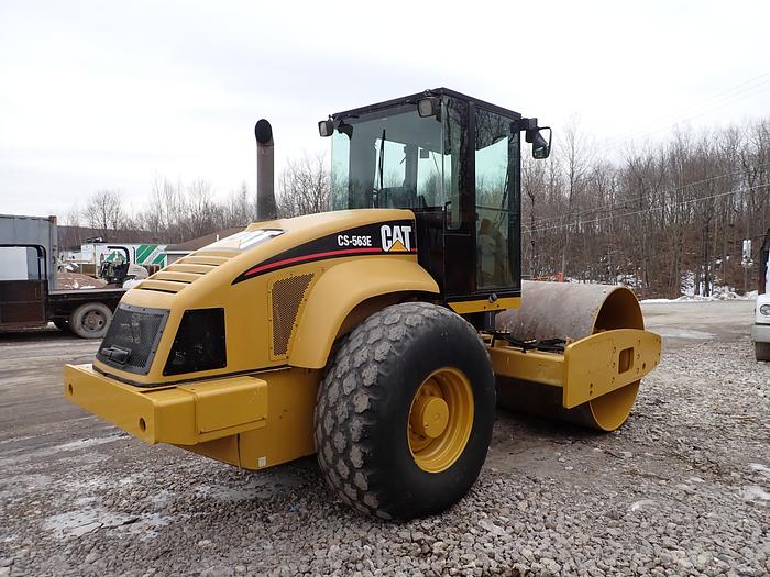 Used 2007 Caterpillar CS-563E Vibratory Compactor for Sale at Old F...