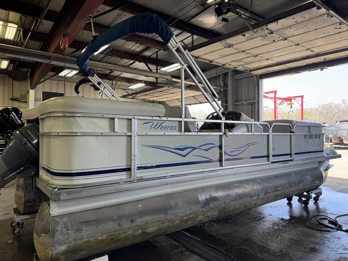 Used 2006 Weeres SunDeck 220 Pontoon for Sale at Boat World