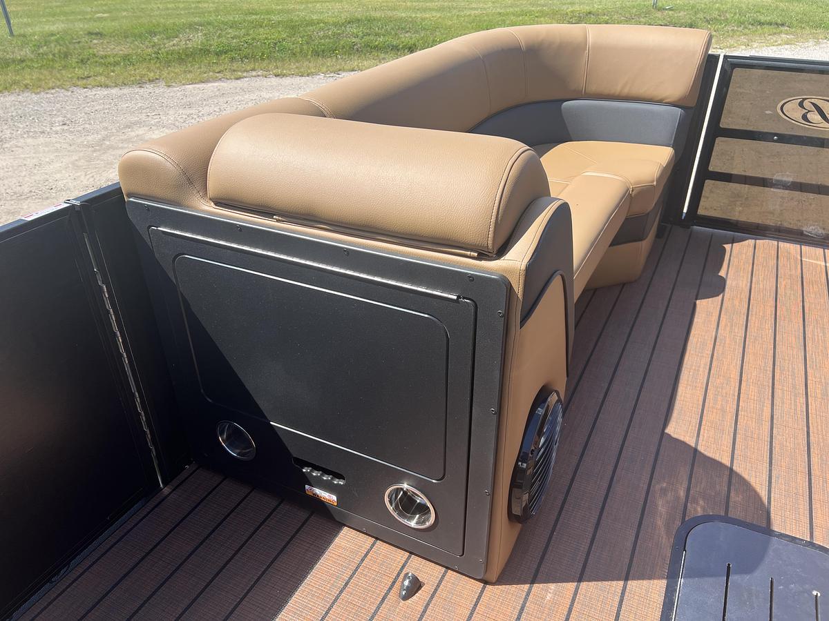 New 2026 Bentley Pontoons Elite 223 Quad Swingback QSB Tritoon for ...