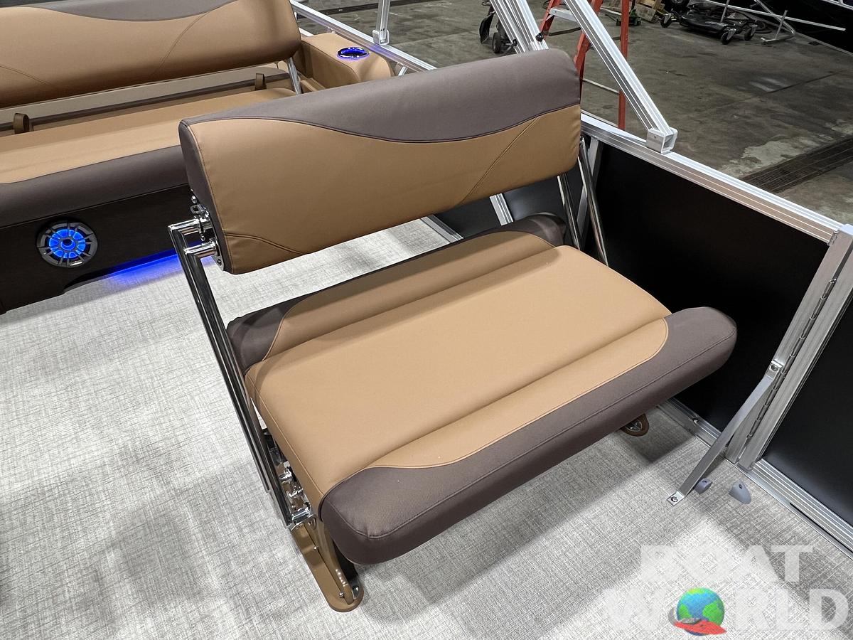 New 2026 Tahoe Pontoons LTZ 2385 Entertainer Tritoon for Sale in Ea...