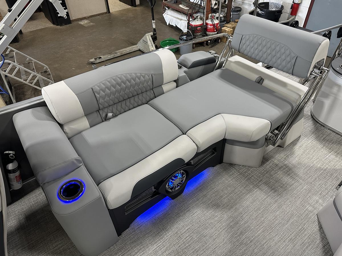 New 2025 Tahoe Pontoons Cascade 2385 Quad Lounge Shift Flip & H...