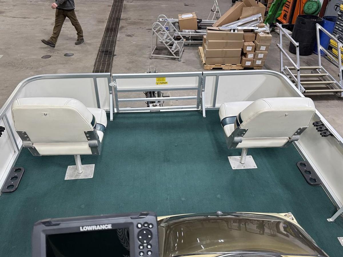 Used 2000 Starcraft Marine Starfish 180 Pontoon for Sale at Boat World