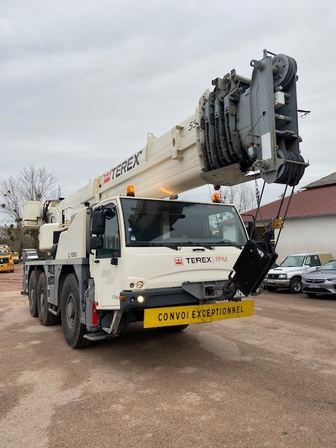 Mobile crane for sale at CIE INTERNATIONAL