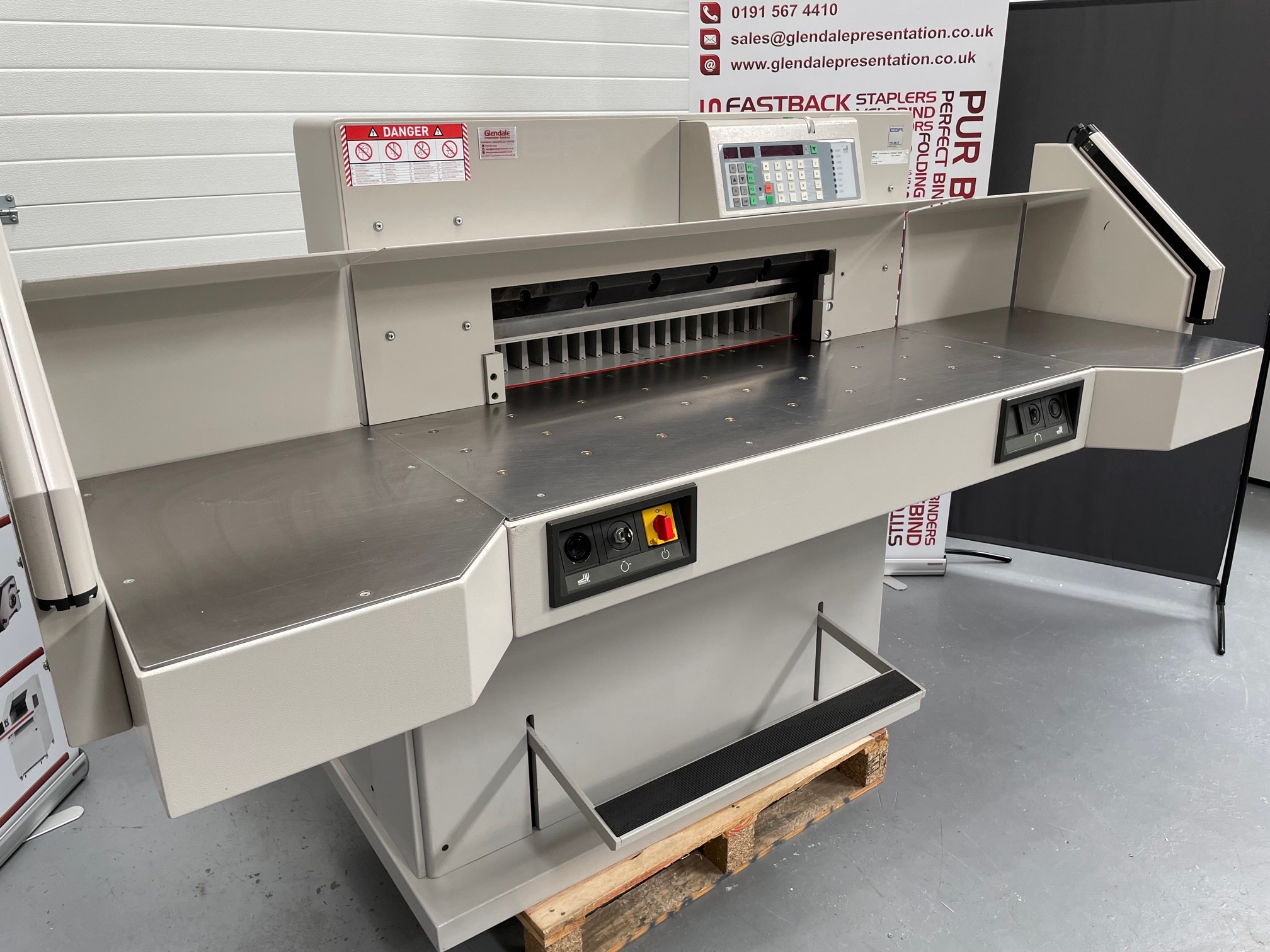 EBA 721-06 LT Guillotine - Glendale Presentation Solutions