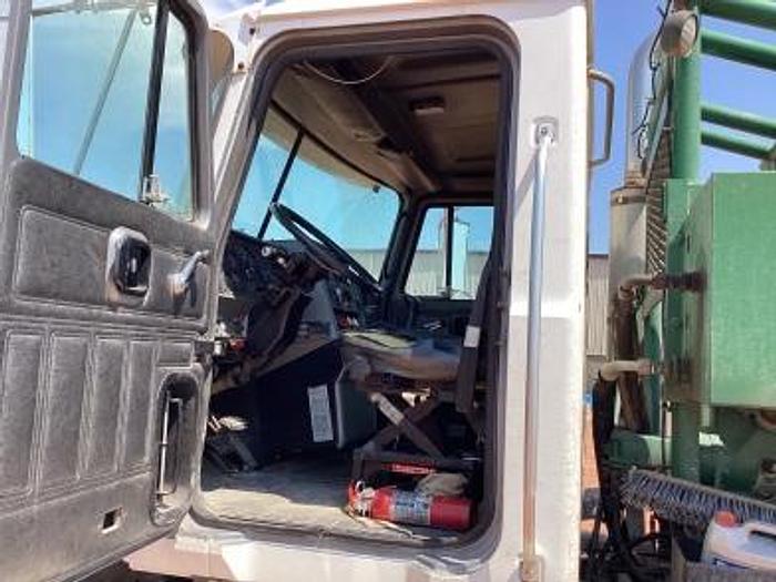 Used 2000 Mack CH613 Winch Truck - Winch - Headache Rack for Sale in ...